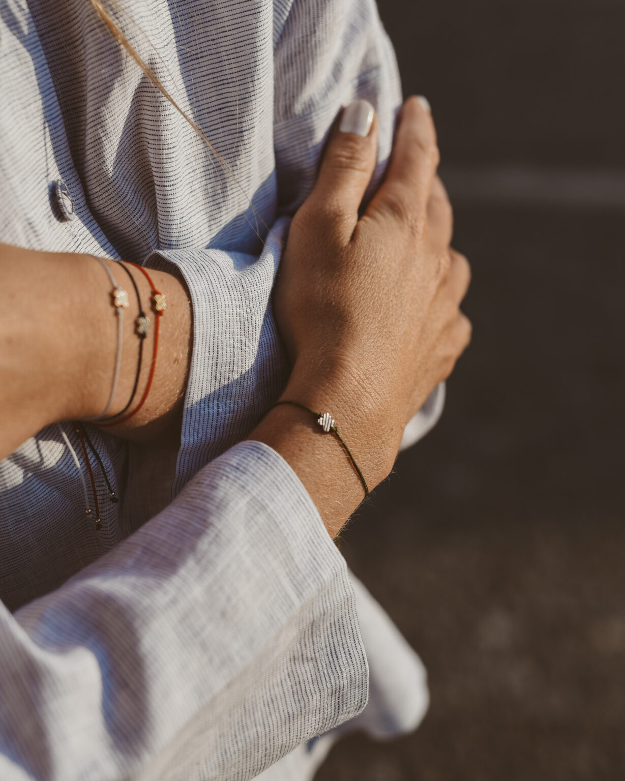 Šňůrkový náramek Čtyřlístek bílé zlato | VERA NOVAKOVA Jewellery