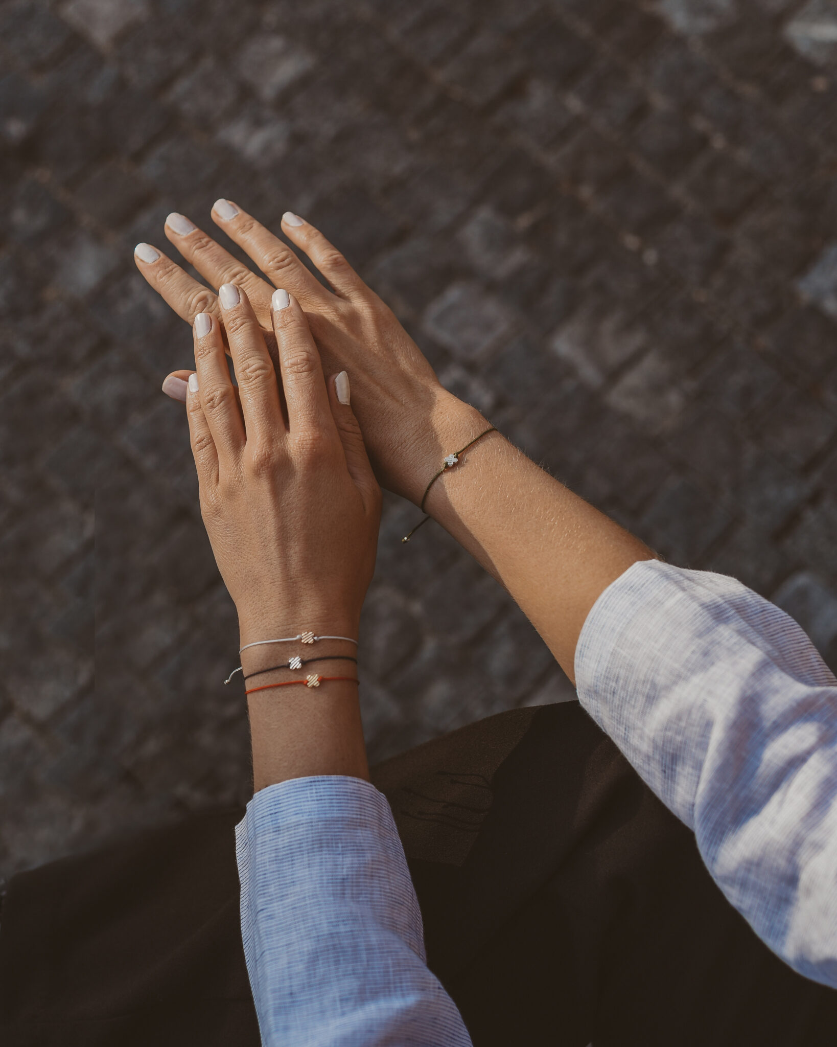 Šňůrkový náramek Čtyřlístek bílé zlato | VERA NOVAKOVA Jewellery