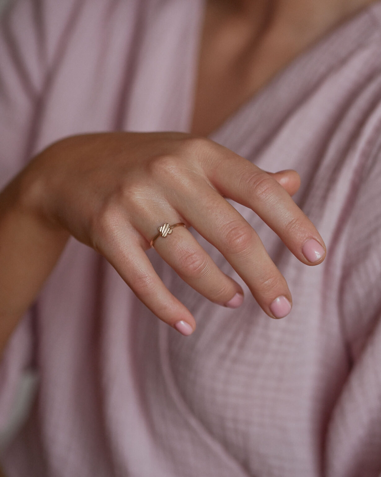 Prsten Čtyřlístek mini bílé zlato | VERA NOVAKOVA Jewellery